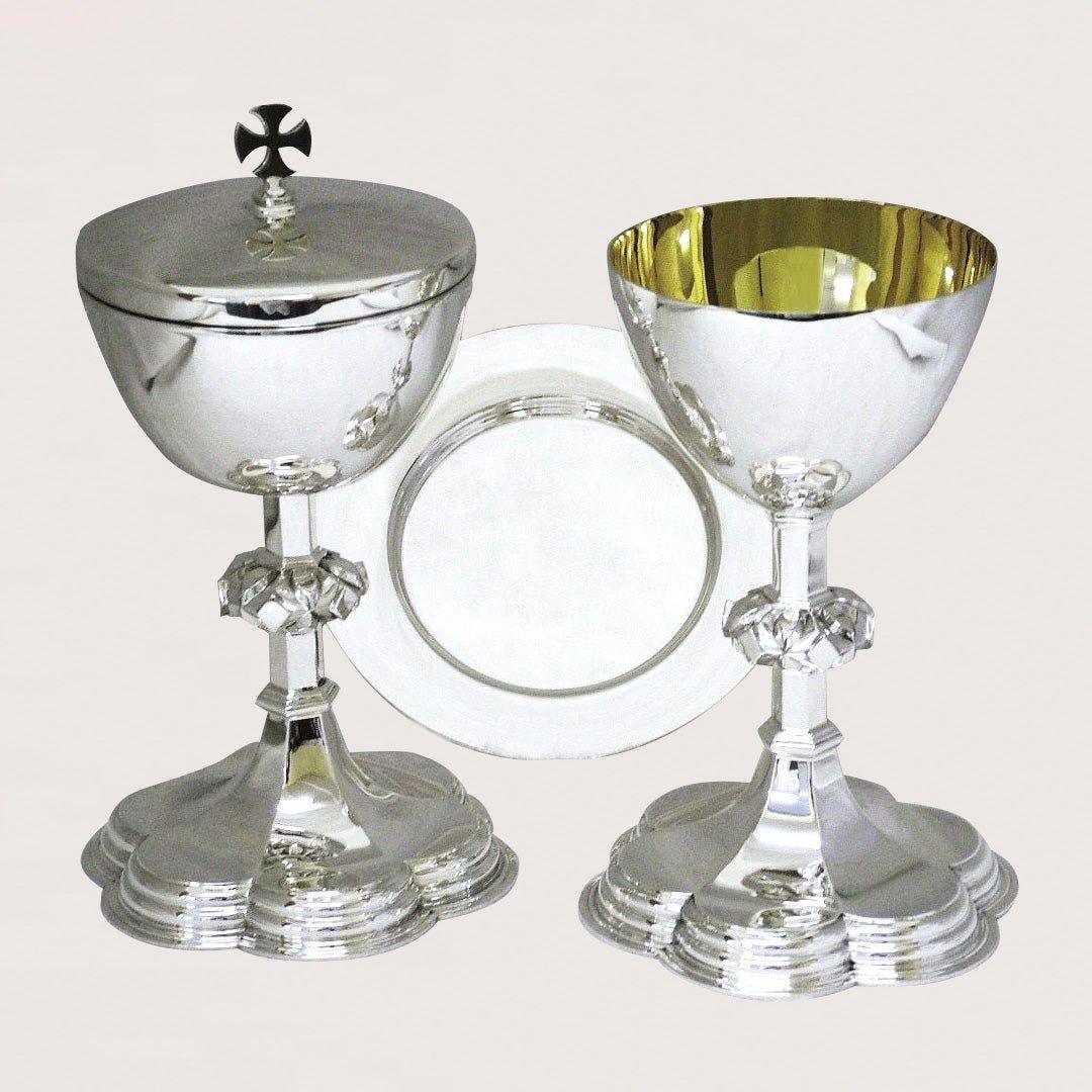 Camden Chalice & Ciborium – Church Silverware – Watts & Co.